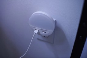 Orientační dětské noční LED světlo do zásuvky LUNETTA USB