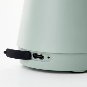 Brilliant G40896/04  AKU stolní lampa NAVABI zelená USB-C, IP44