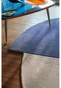 Modrý ručně tkaný vlněný kulatý koberec ø 150 cm Mia Segment – Flair Rugs
