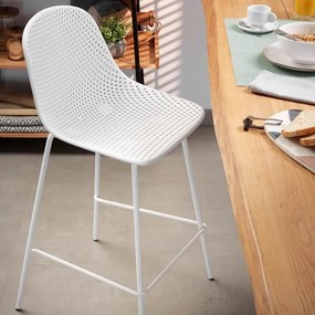 OnaDnes -20% Bílá plastová barová židle Kave Home Quinby 75 cm