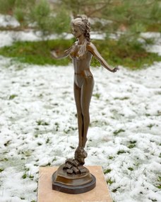 Bronzová socha - Žena v bikini