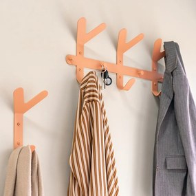 Ocelový nástěnný věšák v lososové barvě 66 cm Frondo – Spinder Design