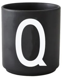 Černý porcelánový hrnek Letter Q Design Letters