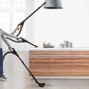 BOSCH BGB6X330 černá / Sáčkový vysavač / 600 W / 4 L / HEPA 13 / 75 dB