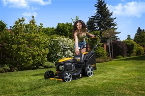 Benzínová sekačka na trávu Riwall PRO RPM 5155 PRO 4v1 s pojezdem