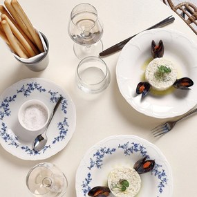 Bílý/modrý porcelánový talíř ø 21 cm Retro – BonBistro