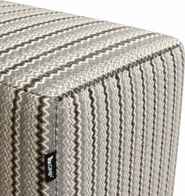 Vystavený taburet EDISON 041 – 60 × 60 cm