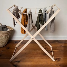 Dřevěný sušák na prádlo