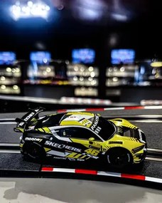 Carrera 64246 GO BMW M4 GT3 Valentino Rossi / Auto pro autodráhu / 1:4