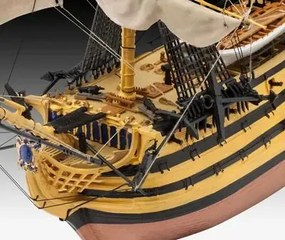 Revell H.M.S. Victory / Plastikový model / 1:225 / Počet dílků 269 / O