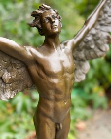 Velká luxusní bronzová socha - muž s andělskými křídly