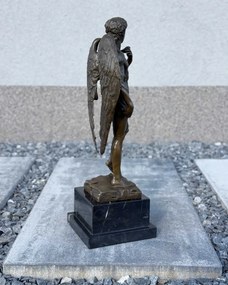 Bronzová socha Okřídlený David – inspirovaná Michelangelem