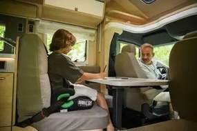 MoMi VENKO Isofix i-Size zelený / Podsedák / od 135 do 150 cm / do 36