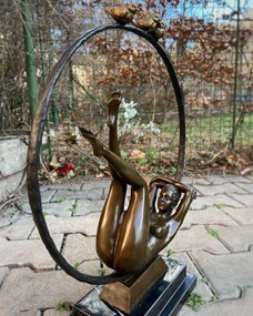 Bronzová socha soška - Tanečnice v obručí