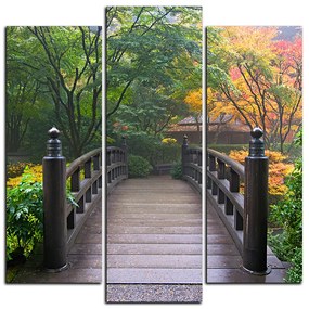 Obraz na plátně - Dřevěný most v podzimní zahradě - čtverec 3186C (105x105 cm)