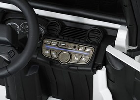 Ramiz Vozidlo Land Rover Defender 110 SVX Concept bílé