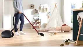 Bosch Serie 4 BGB41POW1 černá / Sáčkový vysavač / 850 W / 4 L / HEPA 1