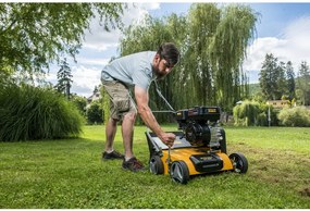 Riwall PRO RPV 4058 - benzinový vertikutátor / provzdušňovač