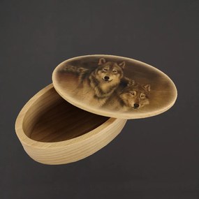 AMADEA Dřevěná krabička oválná vlci, masivní dřevo, 10 cm, český výrobek