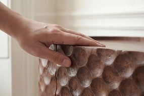 Designový závěsný TV stolek Zaxson 160 cm hnědé mango