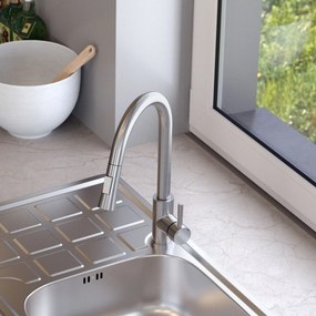 Kuchyňská dřezová baterie QUADRON JULIA s vytahovací sprchou v provedení broušená ocel