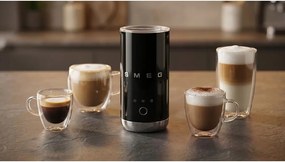 Černý plastový elektrický šlehač mléka 120 ml – SMEG