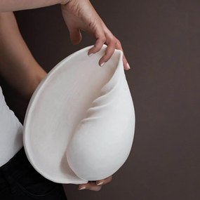 Soška z polyresinu (výška 30,5 cm) Conch – Mette Ditmer Denmark