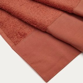 OnaDnes -20% Terakotově červený bavlněný ručník Kave Home Takeshi 90 x 150 cm