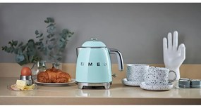Světle zelená rychlovarná konvice z nerezové oceli 800 ml Retro Style – SMEG