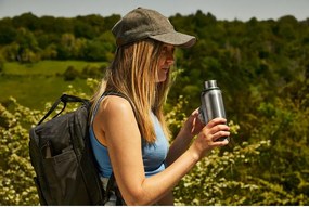 Termoláhev z nerezové oceli ve stříbrné barvě 500 ml – Black + Blum
