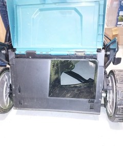 Makita LM002GZ-V aku sekačka s pojezdem 530mm Li-ion XGT 40V bez aku Z VRÁCENO ZÁKAZNÍKEM POUŽITO POŠKOZENÁ KRABICE