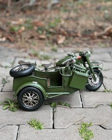 Plechový model - Armádní motocykl URAL s postranním vozíkem
