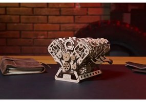 Ugears - 3D dřevěné mechanické puzzle Motor V8