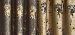 Pampelišky metrážový závěs  černo-zlatý, oboustranný,  šířka 185cm