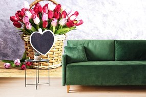 Fototapeta tulipány v dřevěném košíku - 150x100 cm