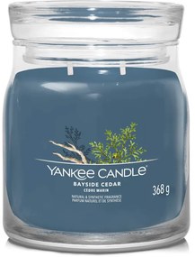 Yankee Candle – Signature svíčka Bayside Cedar (Pobřežní cedr) Velikost: střední 368 g