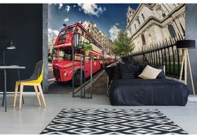 DIMEX | Vliesové fototapety na zeď Londýnský autobus MS-5-0017 | 375 x 250 cm| červená, béžová, modrá, zelená