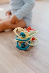 BABYTED Chrastítko Koulíček / Silikon a plast / 13x9 cm / 6m+