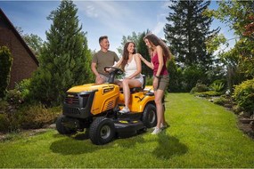 Riwall PRO RLT 102 HRD TWIN dvouválcový travní traktor 102 cm se zadním výhozem a hydrostatickou převodovkou