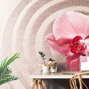 Tapeta mořský písek a růžová orchidej - 150x100 cm