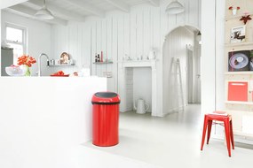 Brabantia TOUCH BIN Dotykový odpadkový koš 60 l - zářivě červená