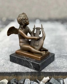 Bronzová socha - Putto s lyrou - andělská soška dítěte