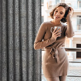 ZÁVĚS NA KROUŽCÍCH TIFFANY 135X250 CM ČERNÁ