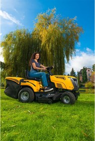 Riwall PRO RLT 92 HRD travní traktor 92 cm se zadním výhozem a hydrostatickou převodovkou