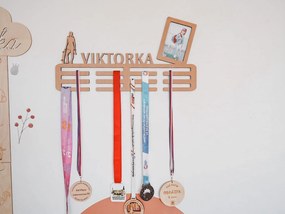 ČistéDřevo Dřevěný věšák na medaile s rámečkem na fotku