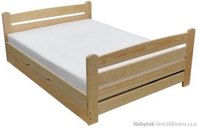 dřevěná dvoulůžková manželská postel s úložným prostorem Arkadia chalup