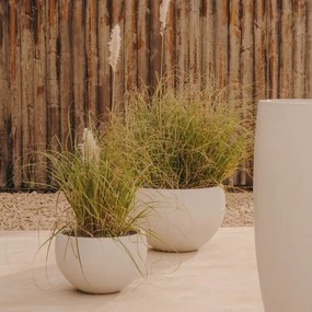 Bílý cementový zahradní květináč Kave Home Grau 36 cm
