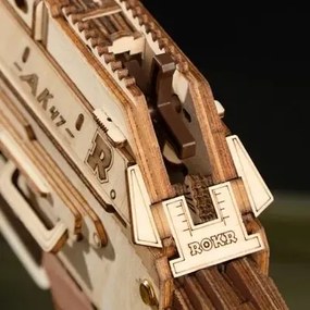 RoboTime 3D dřevěné mechanické puzzle Útočná puška AK-47 / od 14 let /