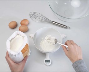 Bílá skládací digitální kuchyňská váha Joseph Joseph TriScale