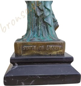 Socha svobody – bronzová soška, symbol volnosti a naděj